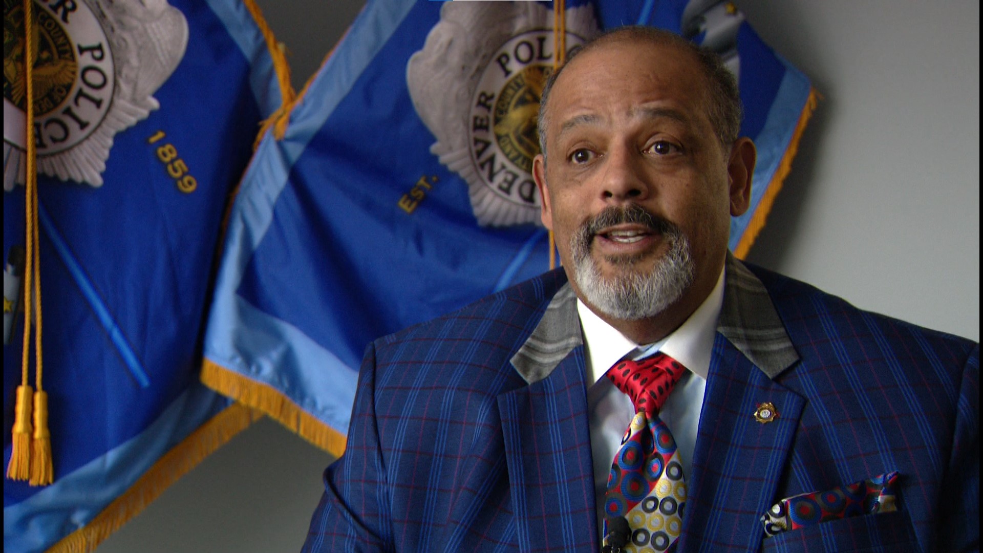 Retired Denver police commander Les Perry earns Trailblazer award ...