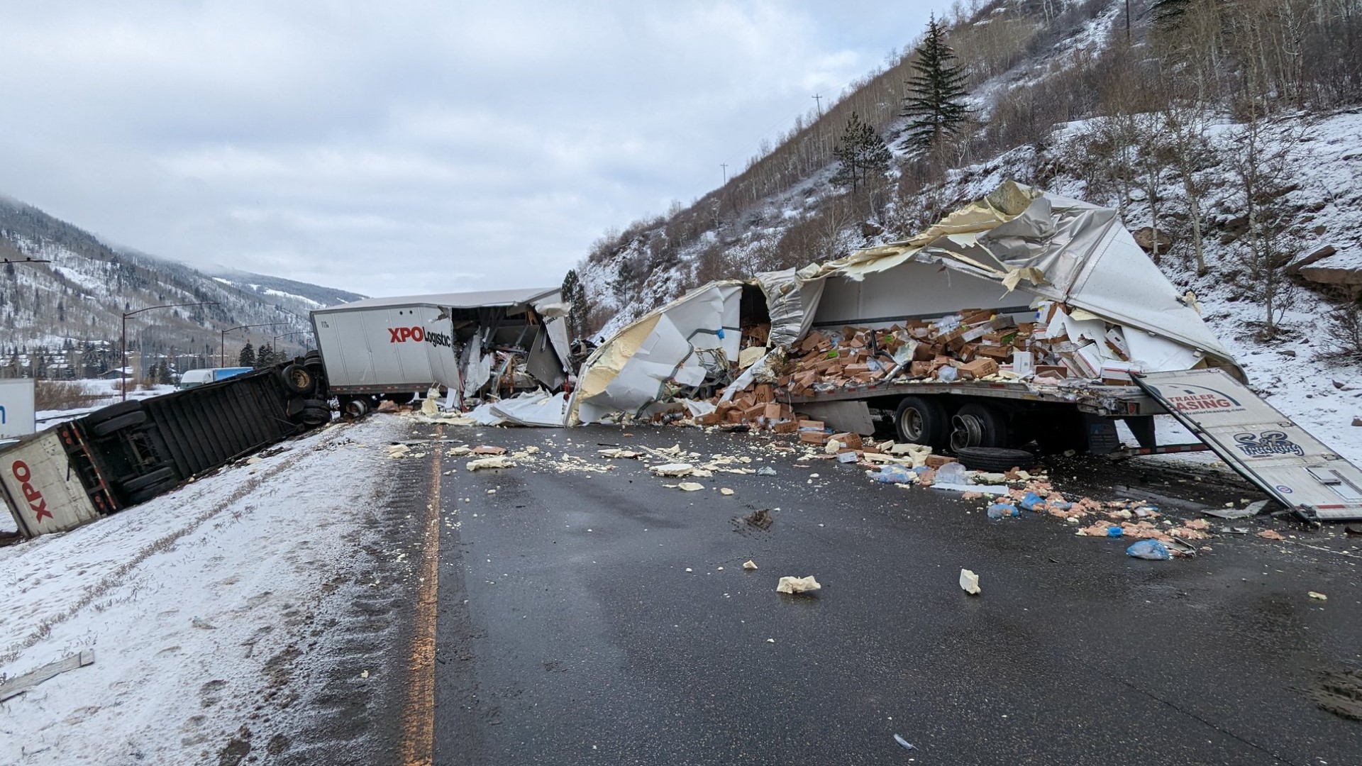 Semi-truck crash closes westbound Interstate 70 near Vail | 9news.com