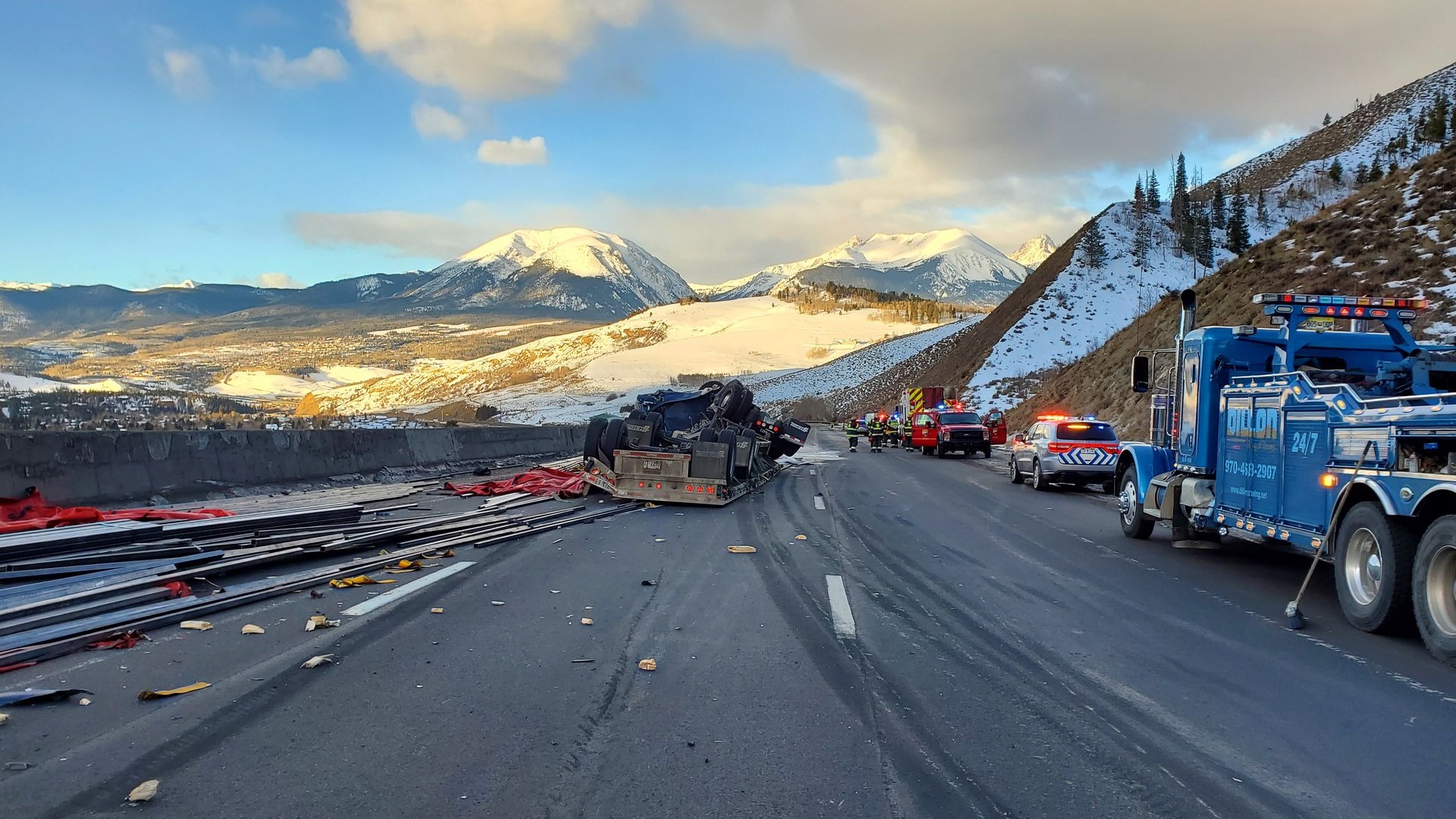 Multi-vehicle crash closes westbound lanes of Interstate 70 | 9news.com