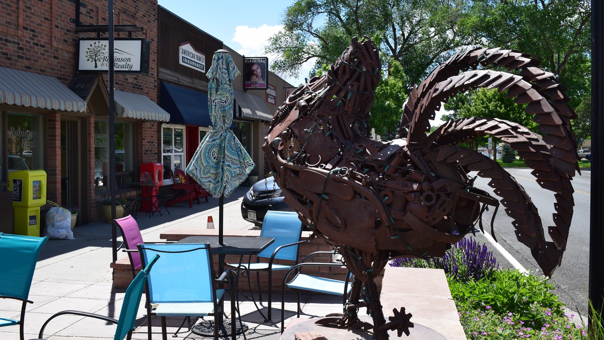 This Colorado town might remind you of Moab (and you could actually ...