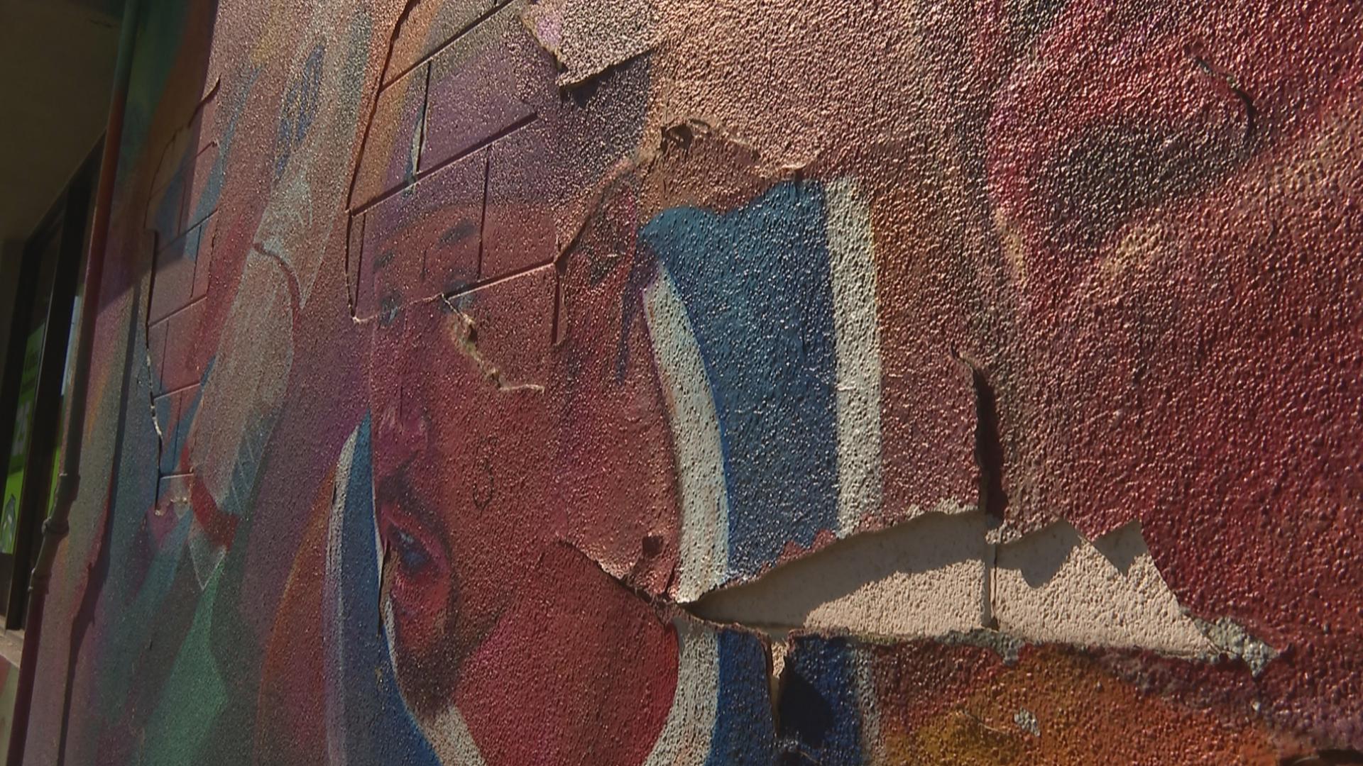 Iconic Nuggets mural crumbling apart | 9news.com