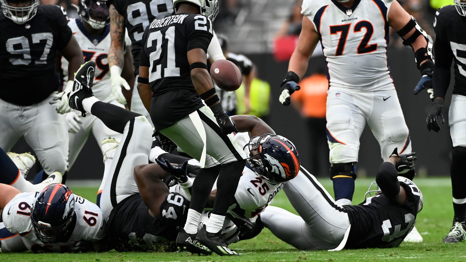 Broncos fans react to Melvin Gordon fumbling against Raiders | 9news.com