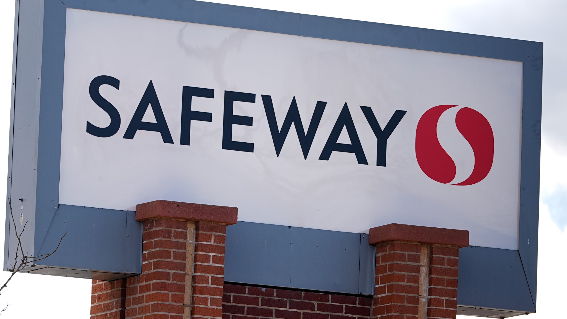 Safeway, Albertsons stores in Colorado could be sold in merger | 9news.com