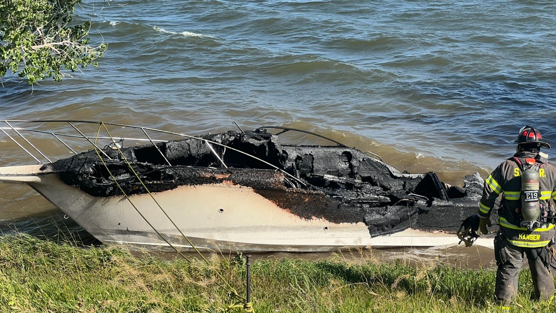 Boat catches fire at Chatfield Reservoir | 9news.com