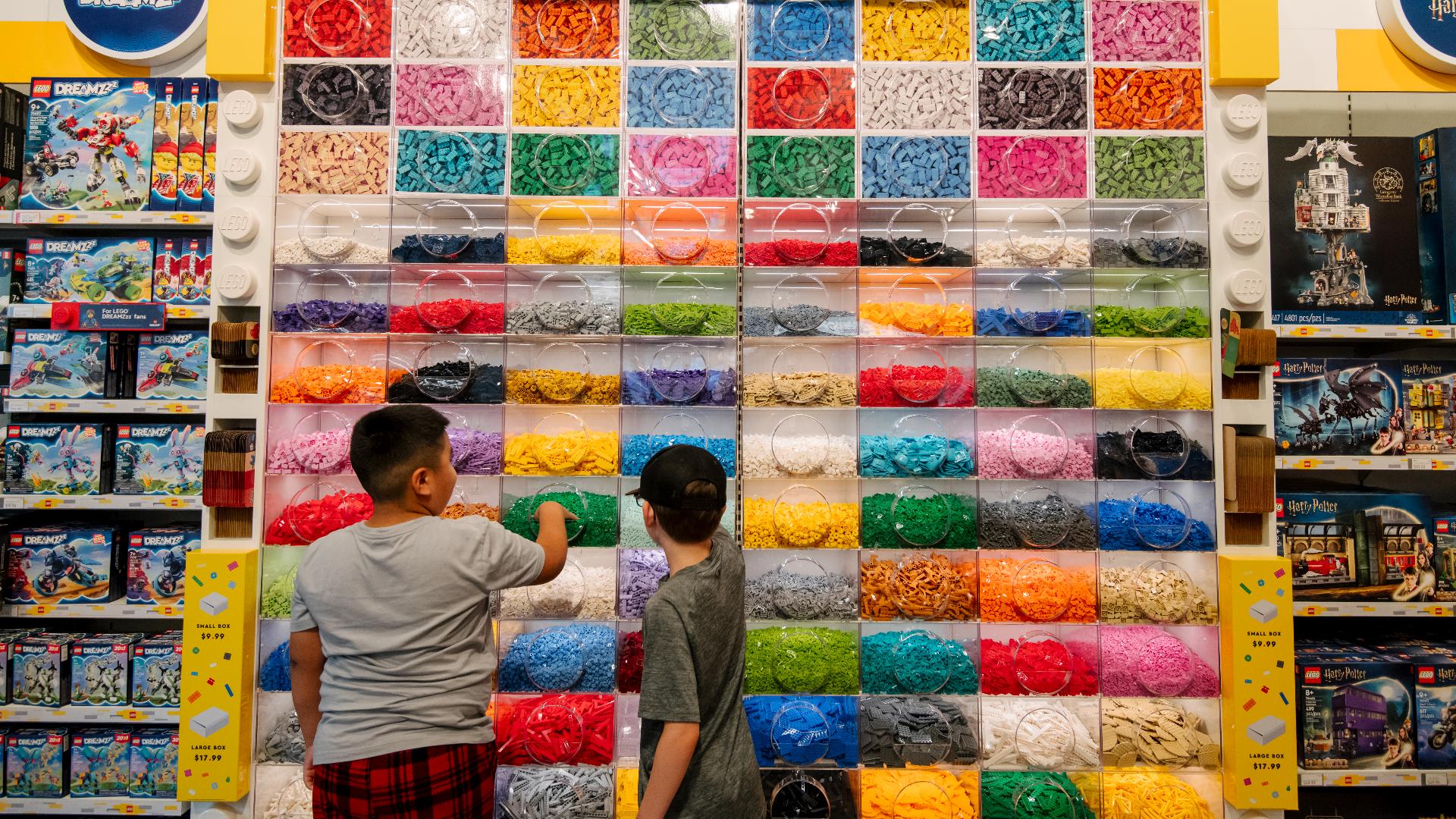 Lego opens new store in Colorado at Flatiron Crossing | 9news.com