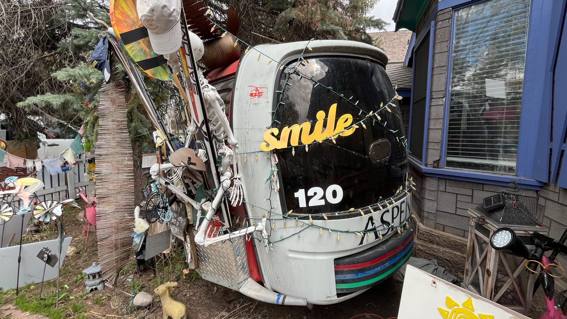 Aspen artist Mark Tye faces sign dispute over artistic yard | 9news.com