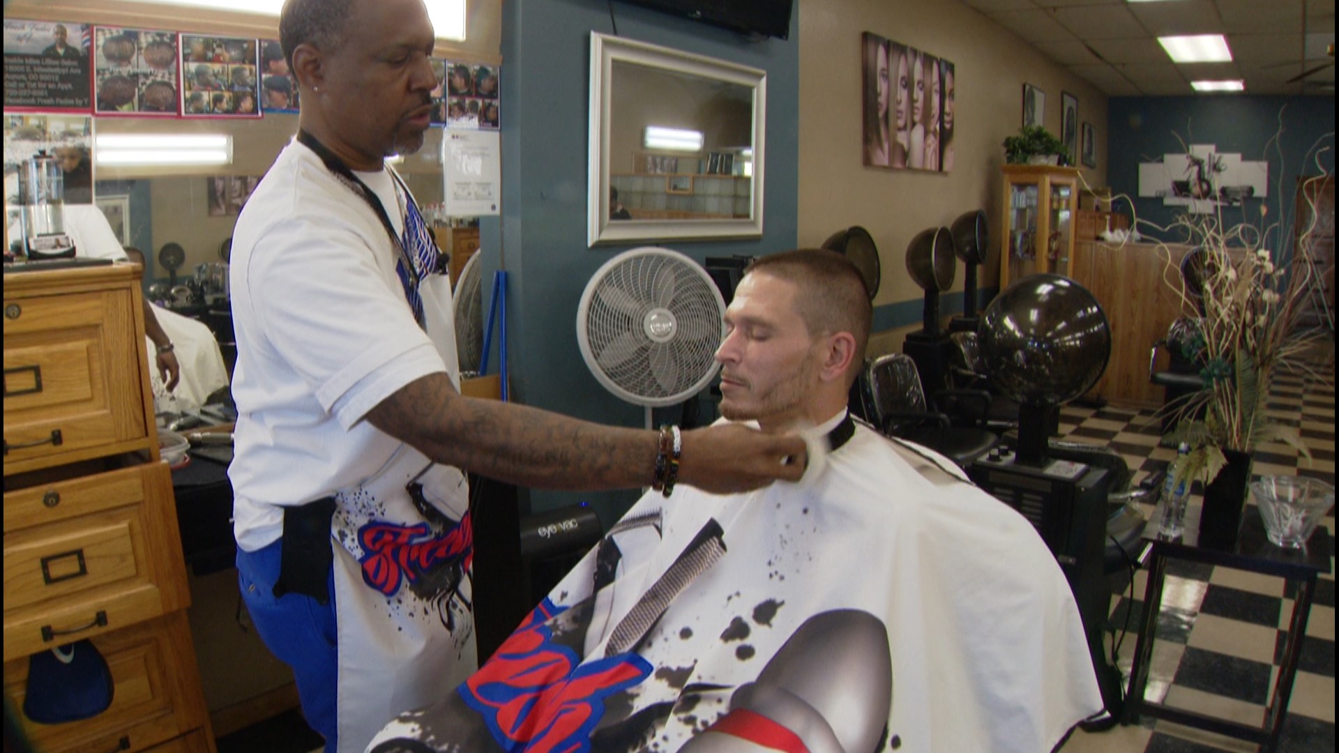 Aurora barber's kindness turns into long-lasting friendship | 9news.com