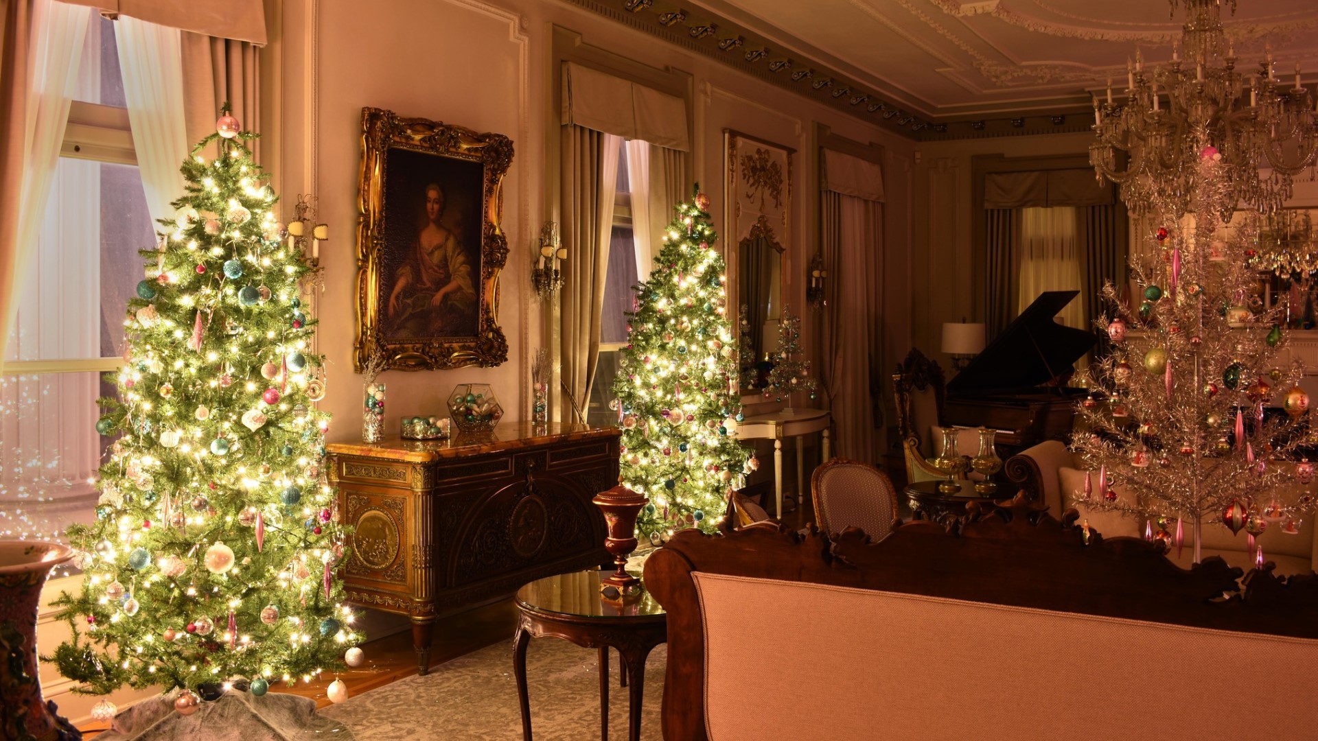Colorado governor's mansion is decorated for the holidays | 9news.com