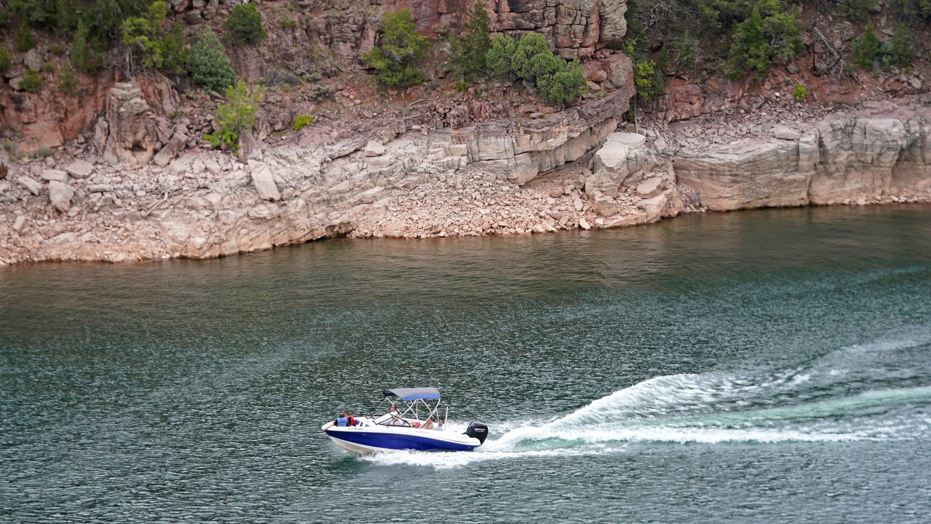 Flaming Gorge Reservoir falls amid drought on Colorado River | 9news.com