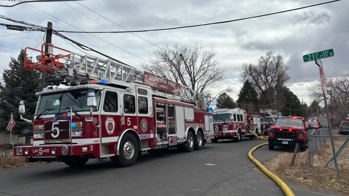 1 dead after house fire in Aurora | 9news.com