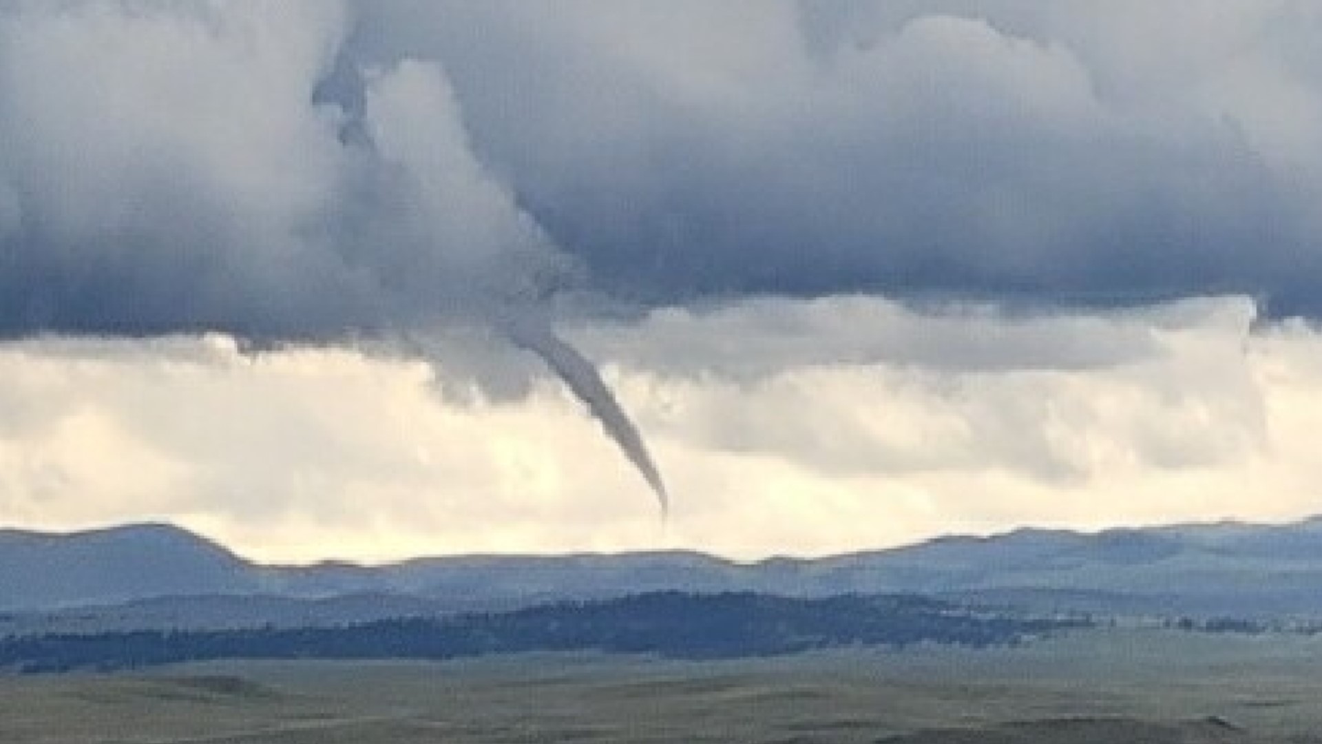 Incredible video captures tornado in eastern Colorado | 9news.com