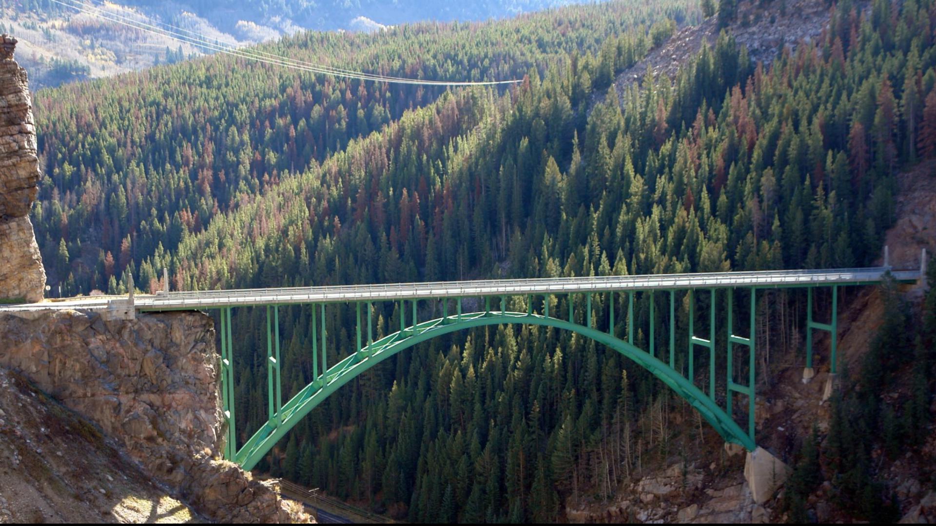 Historic Red Cliff Bridge to get weight limits for trucks | 9news.com