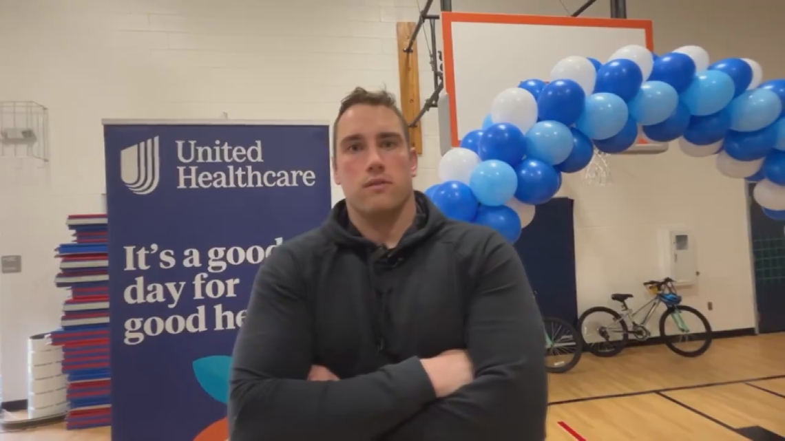 DE Zach Allen speaks to Mike Klis about new Broncos team, QBs | 9news.com