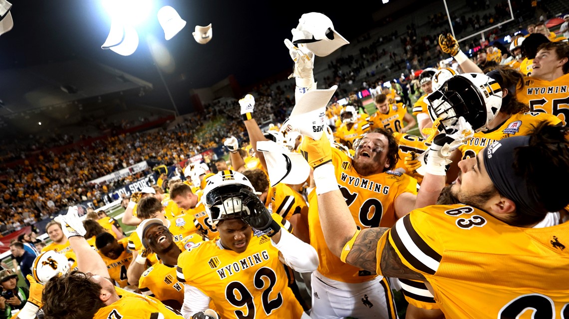 Wyoming defeats Toledo in Arizona Bowl | 9news.com