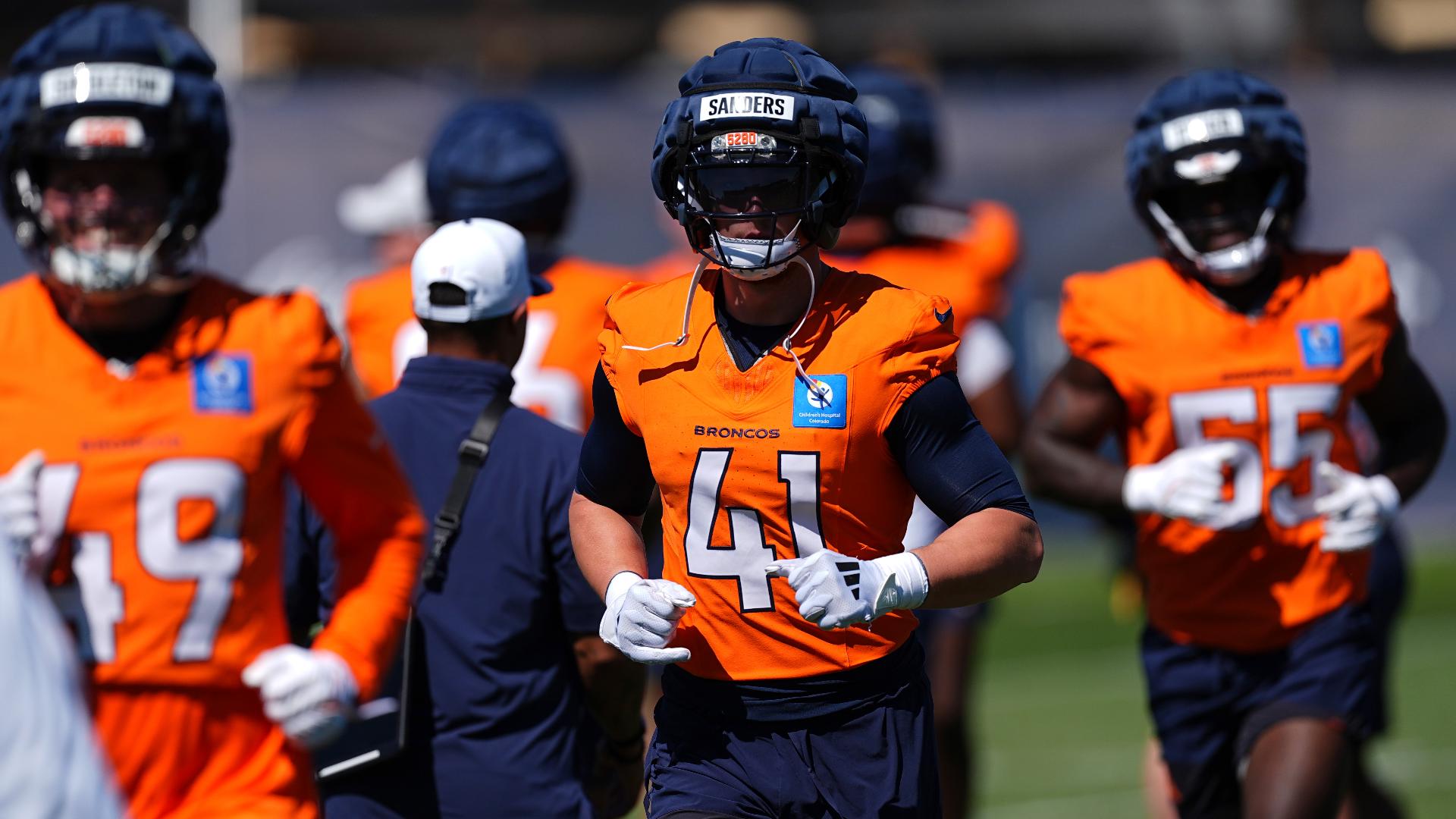 Denver Broncos linebacker Drew Sanders undergoes foot surgery | 9news.com