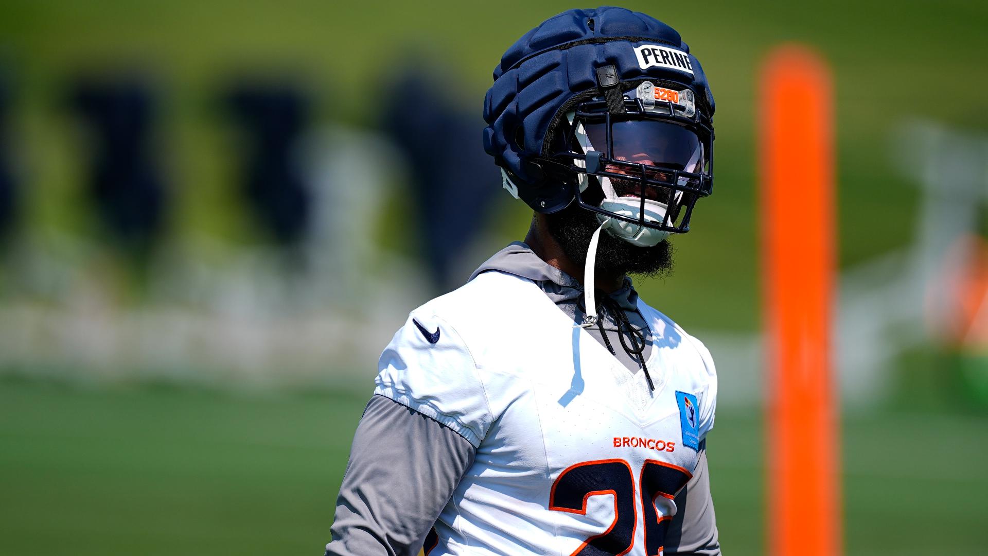 Lou Ayeni coaches up position where no two Broncos' running backs are ...