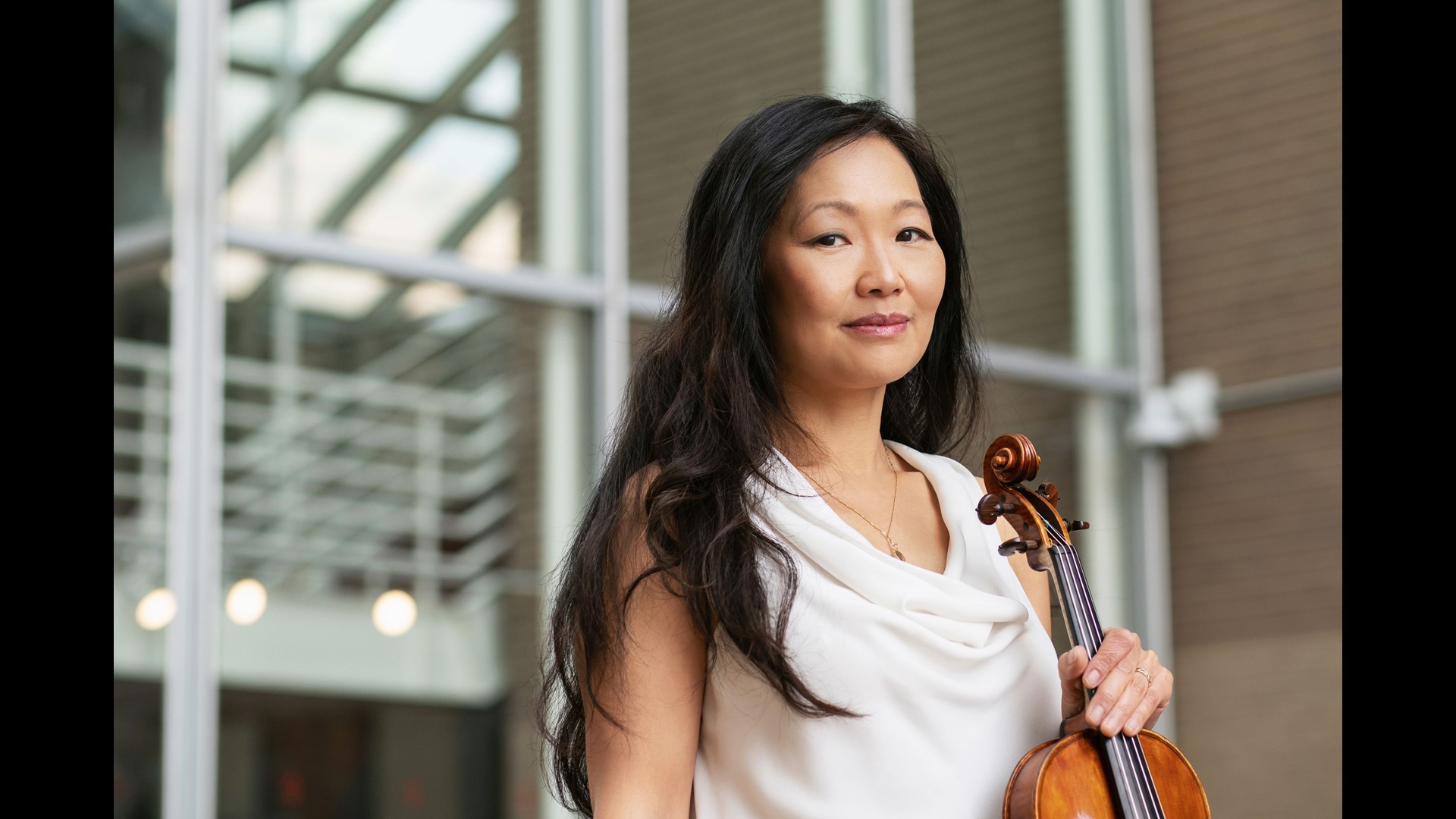 Concertmaster grateful for her 25-year journey in music | 9news.com