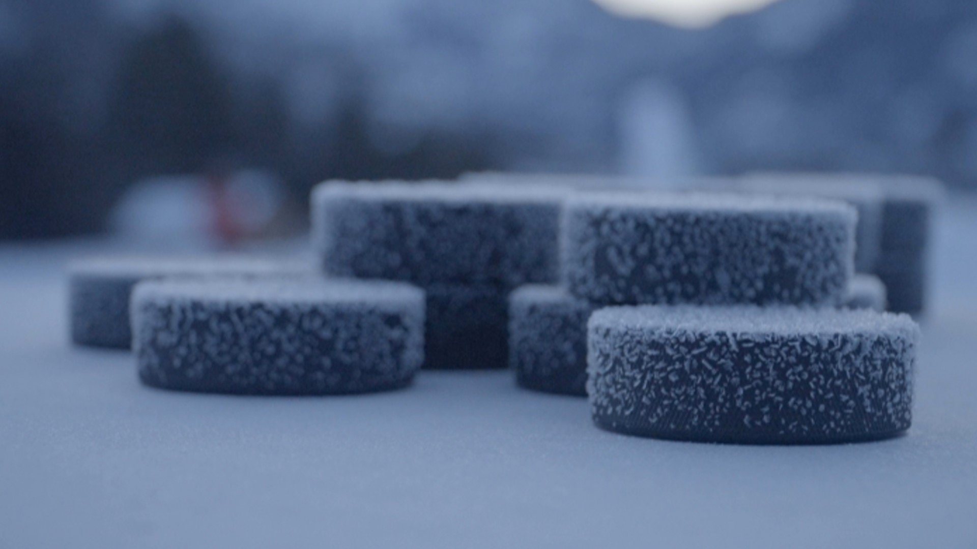 Pond hockey helps heal Colorado mountain town after wildfire | 9news.com