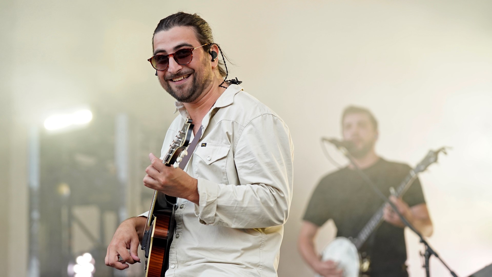 Noah Kahan announces 2024 summer tour: See the extended tour date ...