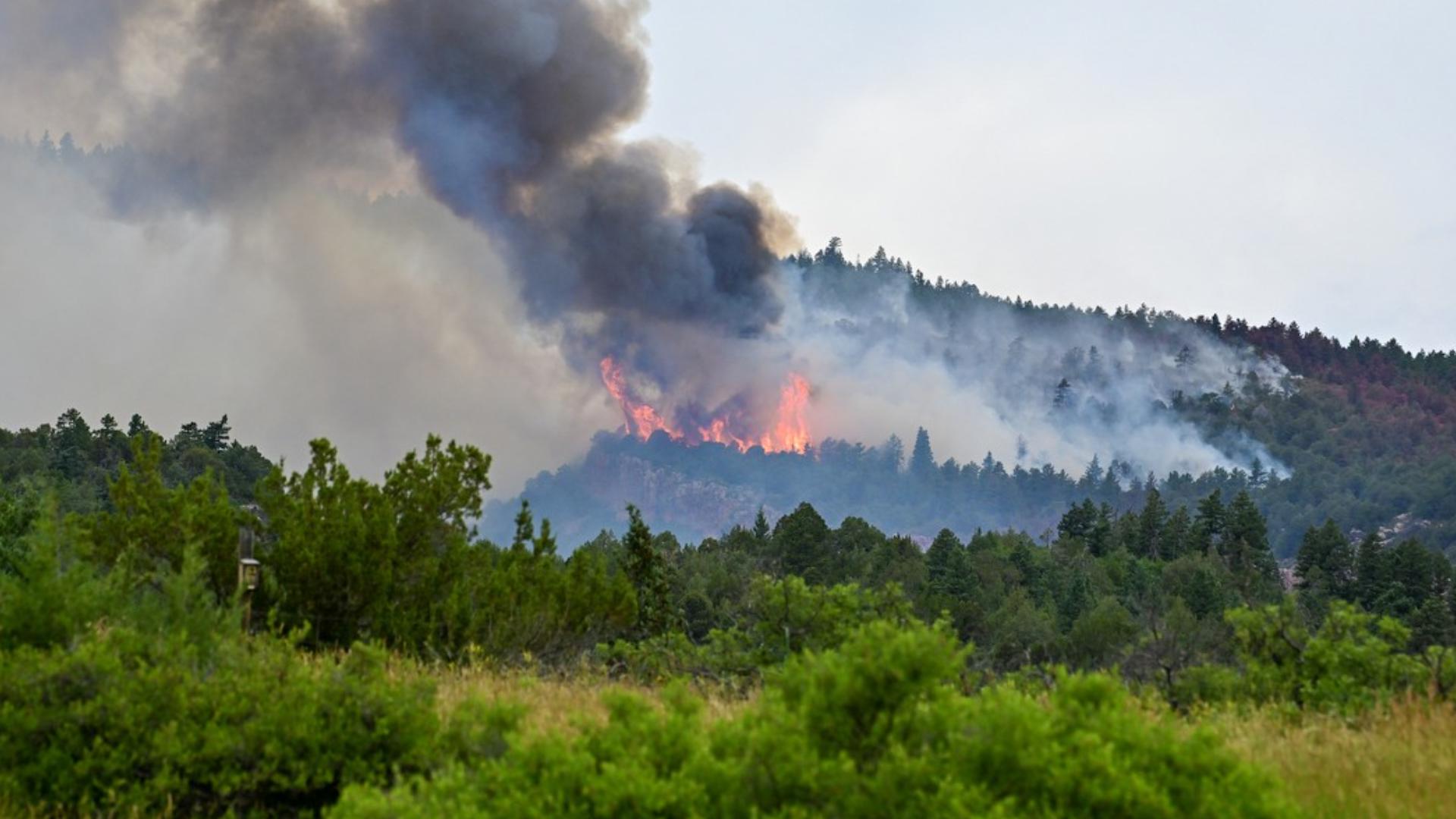 Oak Ridge Fire: Residents under pre-evac wait for updates | 9news.com