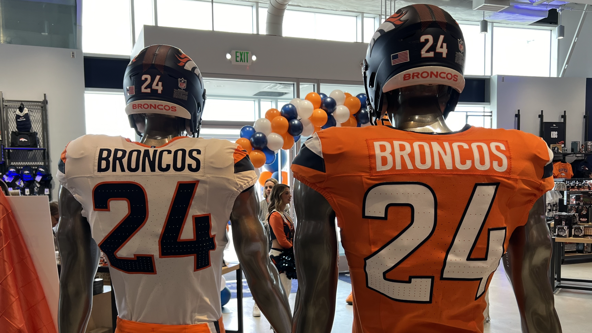 Denver Broncos debut new jerseys and uniforms | 9news.com