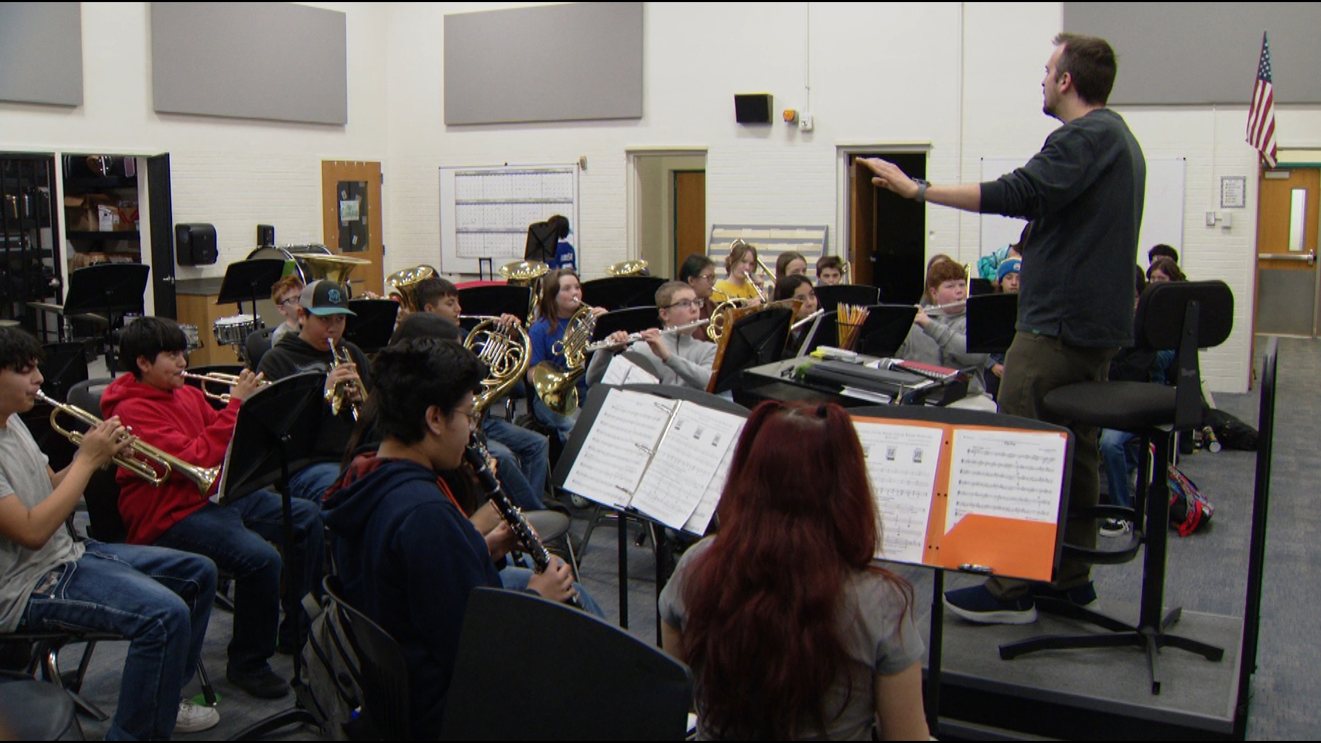 Nonprofit boosts Vikan Middle School band with instrument drive | 9news.com
