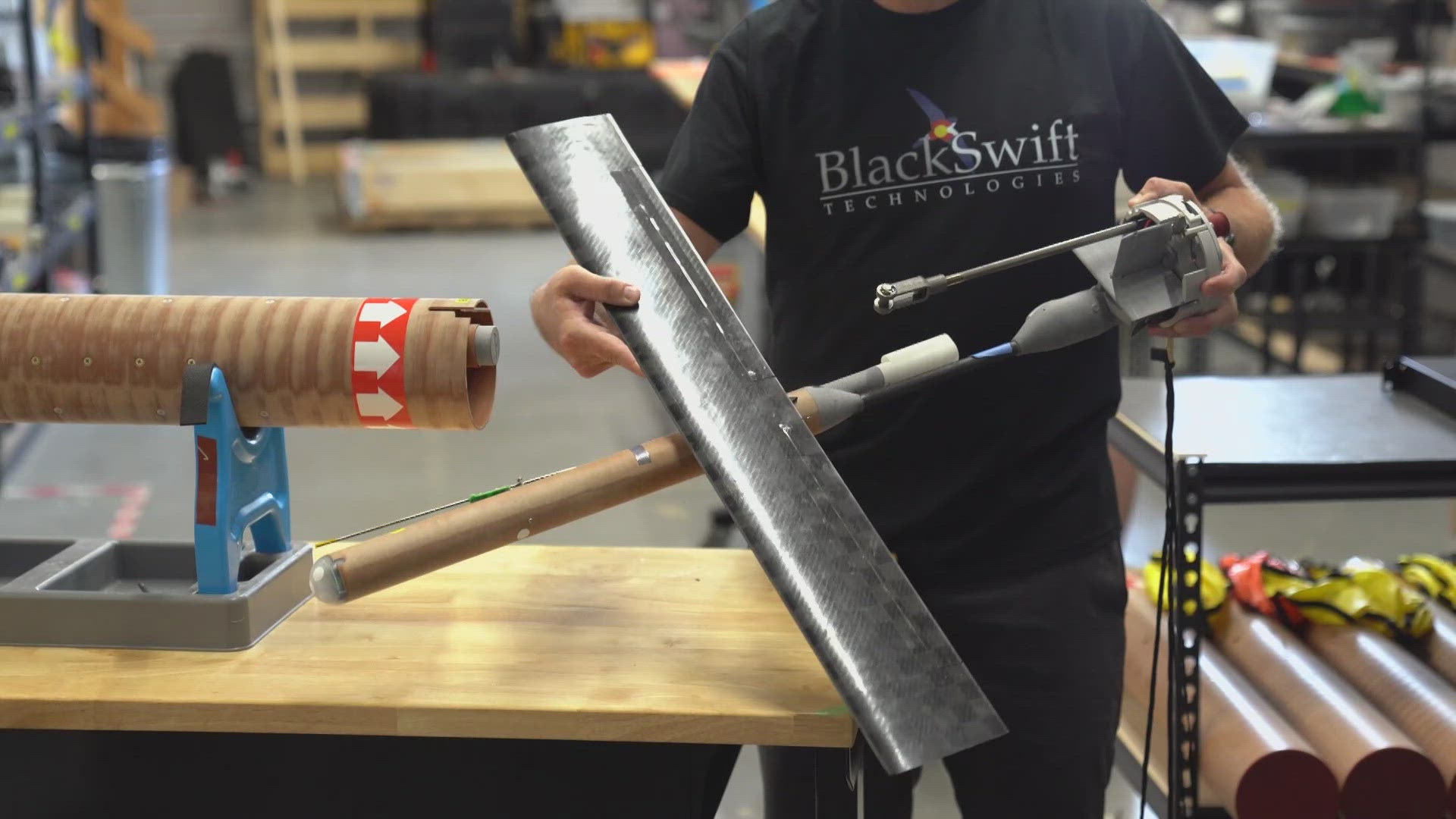 Protesters surround ICE building in Durango over detention of father ...