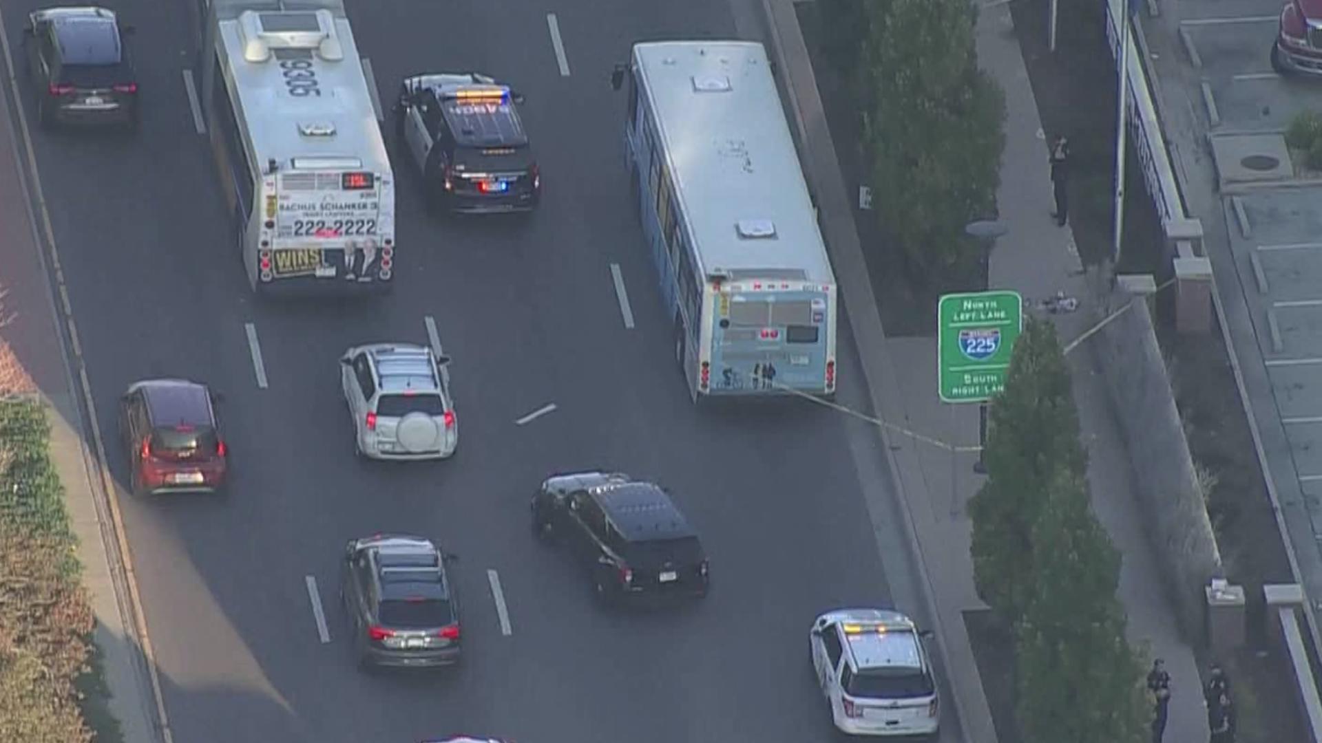 Aurora Police investigate stabbing on RTD bus | 9news.com