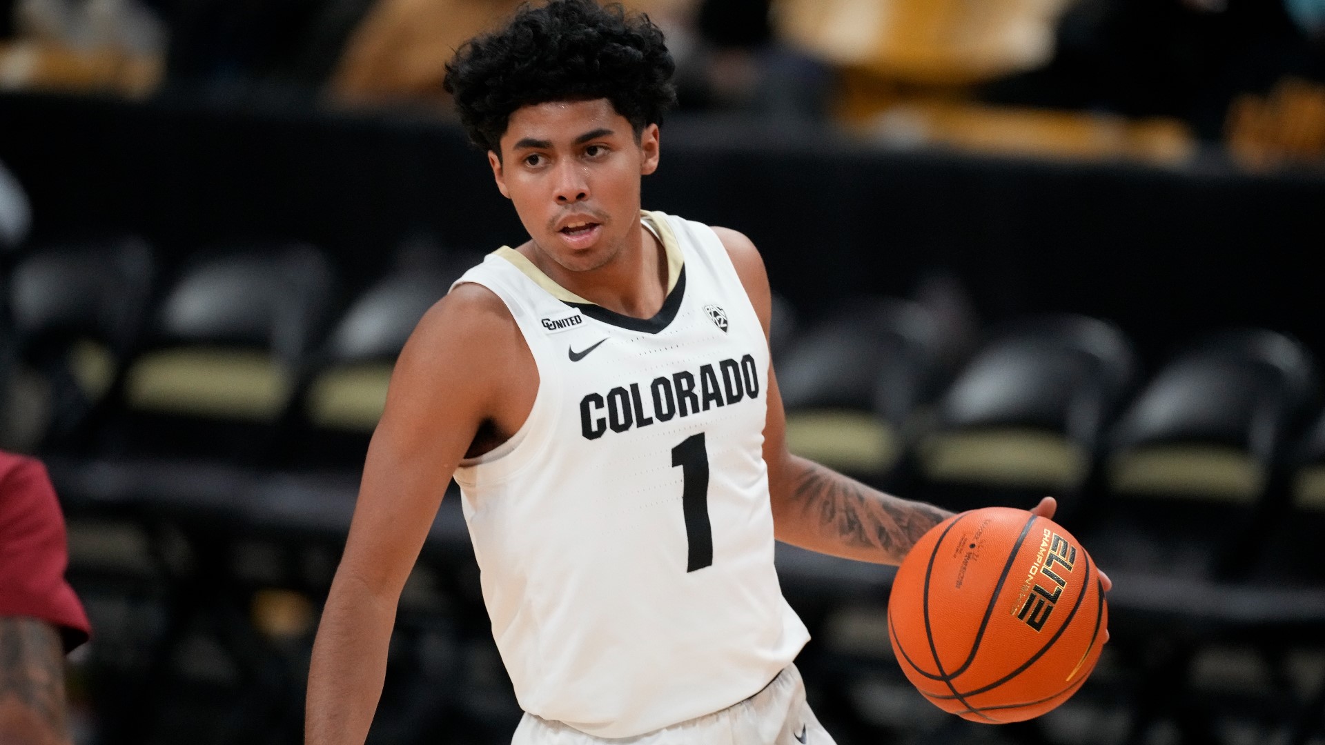 Julian Hammond III steps up for young CU men's basketball squad | 9news.com