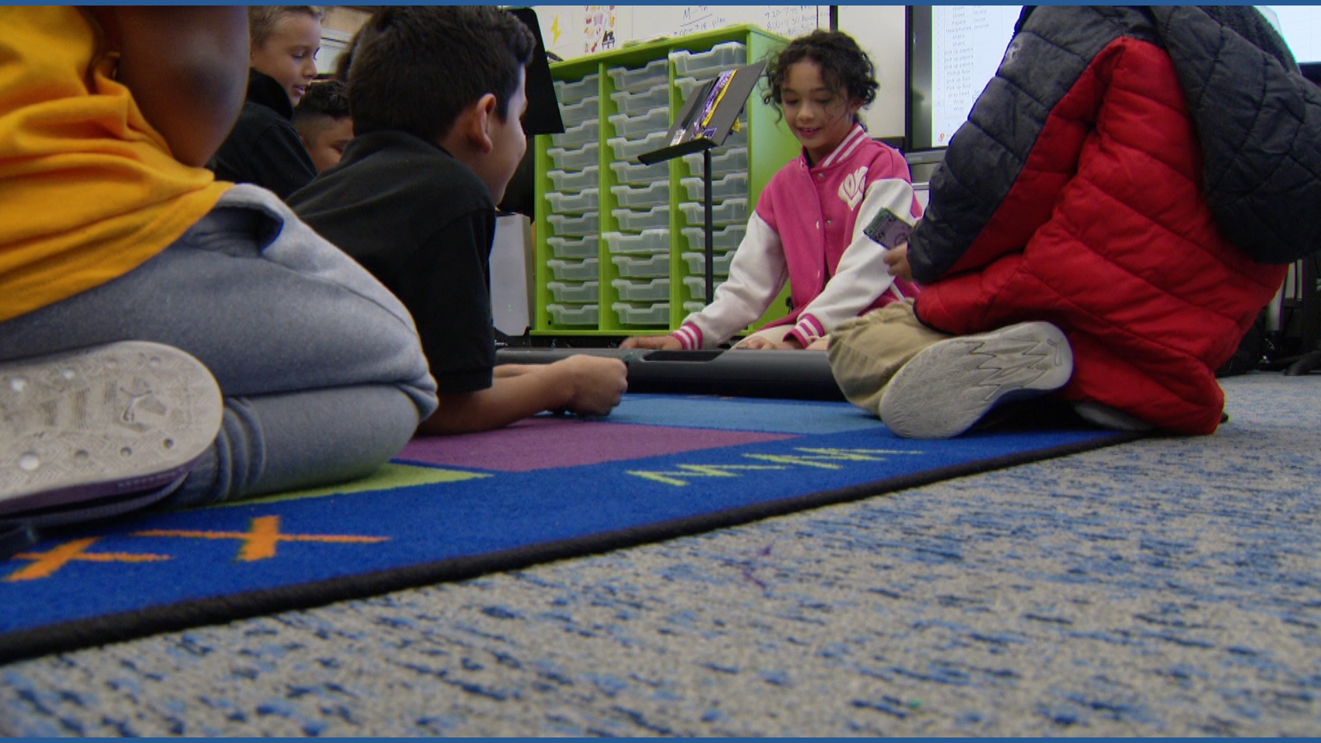 Del Mar Academy brings piano education to students | 9news.com