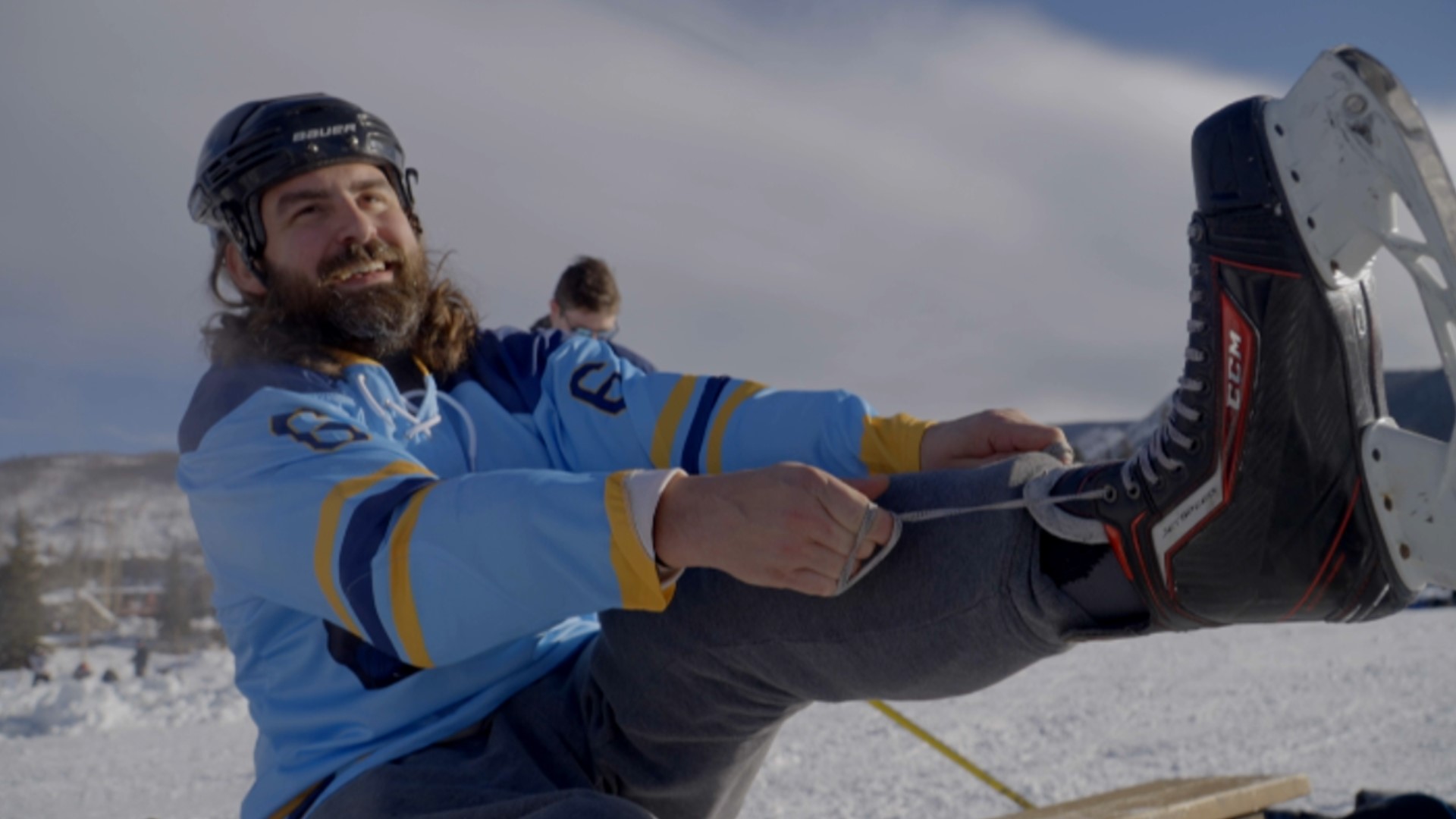 Pond hockey helps heal Colorado mountain town after wildfire | 9news.com