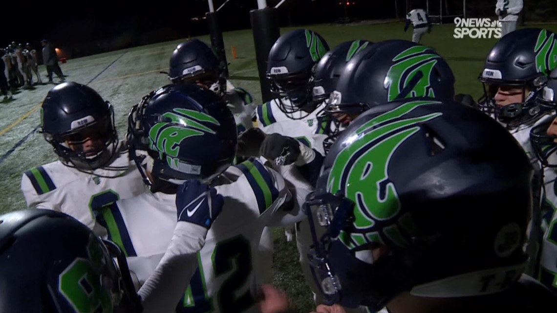 ThunderRidge holds off Arapahoe in Class 5A football playoffs | 9news.com