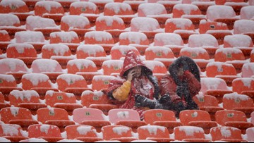 Mahomes throws through snowstorm, lifts Chiefs past Broncos, 23-3 ...