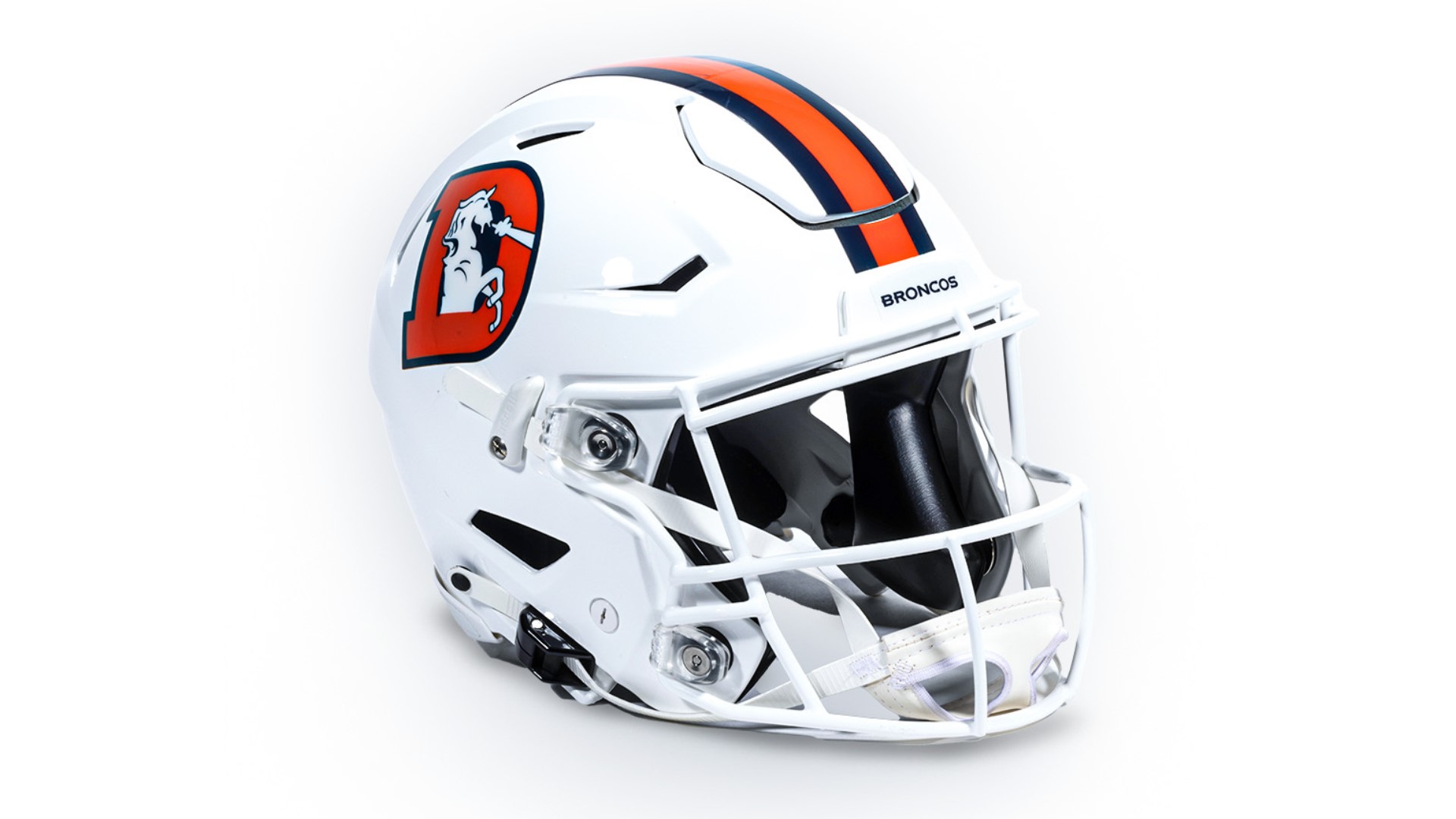 Denver Broncos debut new alternate white helmet | 9news.com