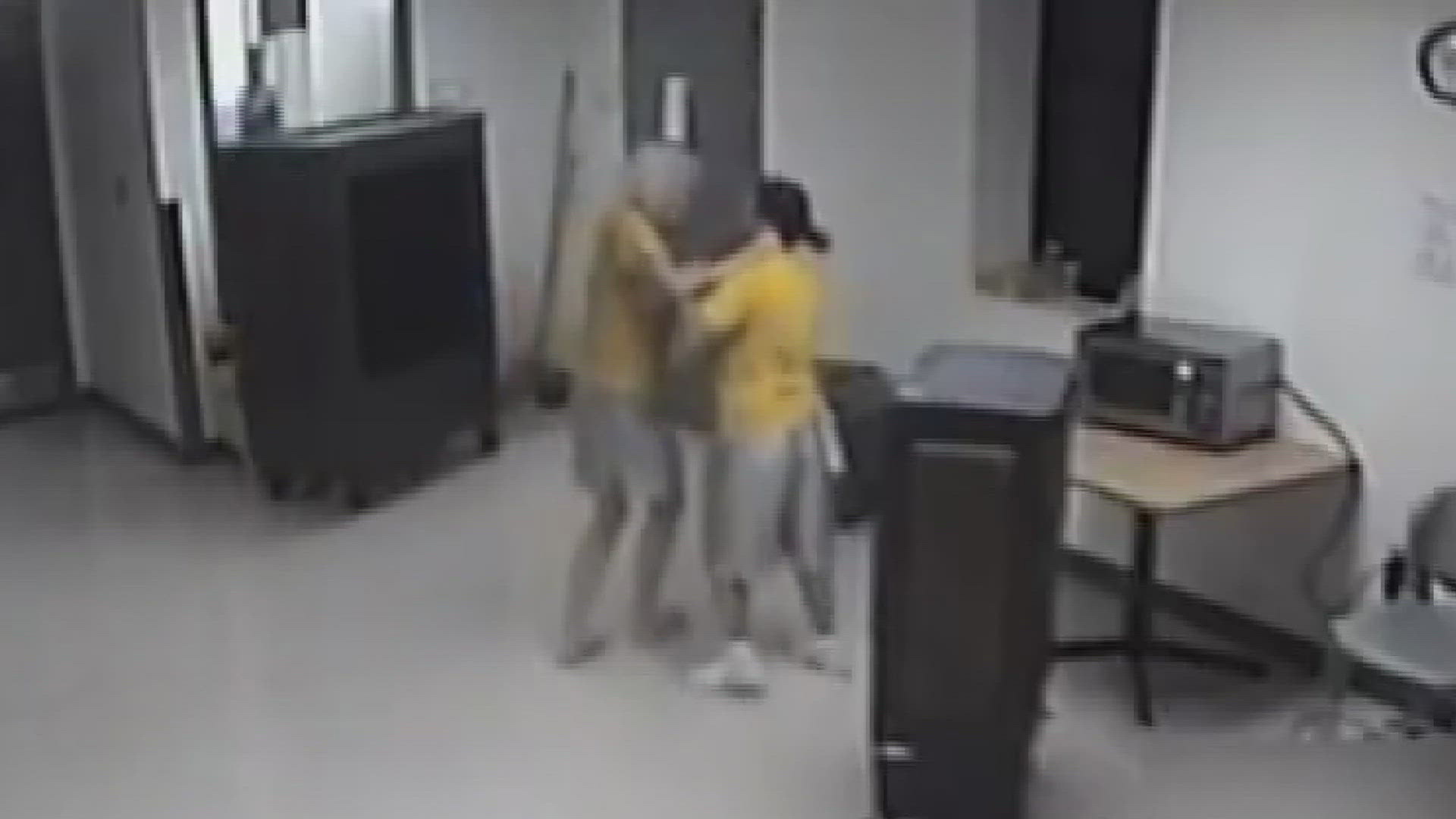 Current Kentucky Derby 2025 odds | Who is favored to win the race ...