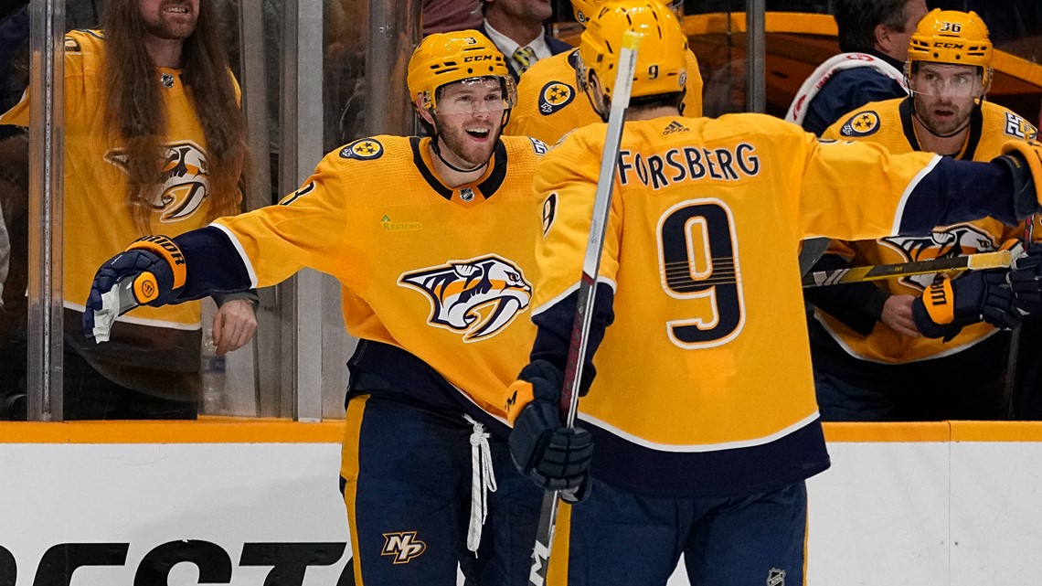 Predators score twice in final minute to upset Avalanche | 9news.com