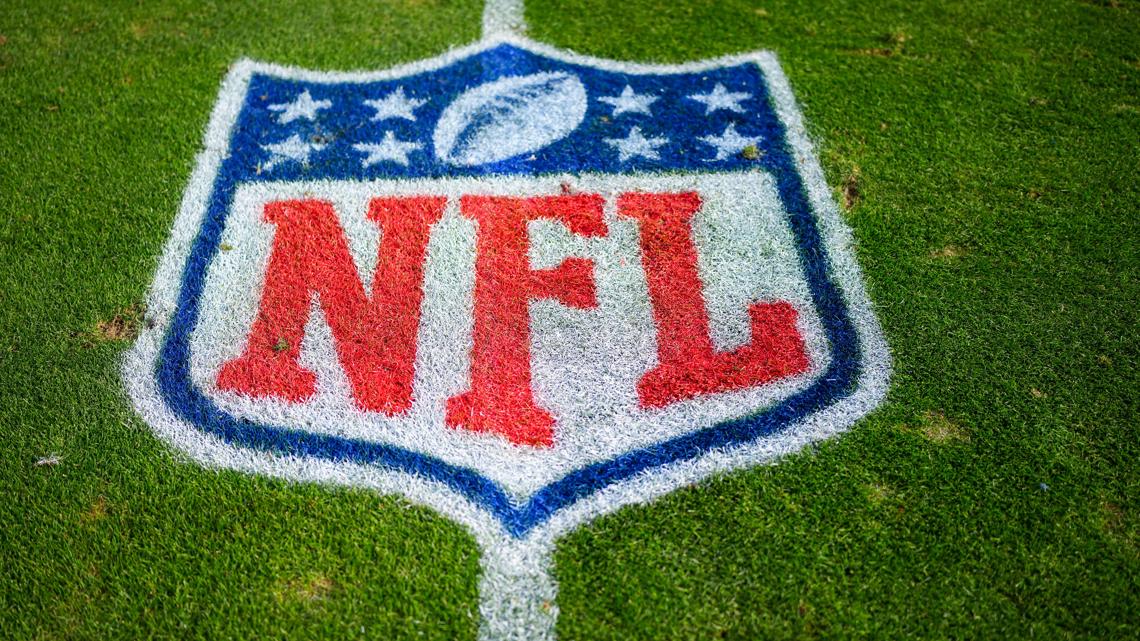 QB contrast: Veteran Peterman, kid Warner to lead Broncos minicamp ...