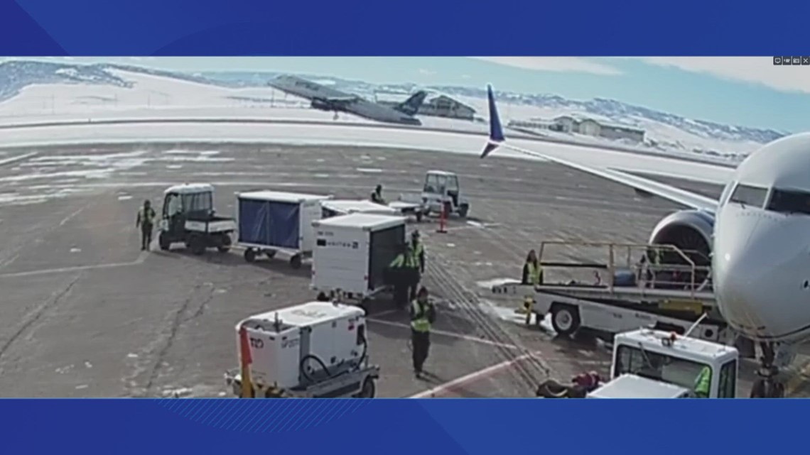 NTSB says a JetBlue captain took off quickly to avoid an incoming plane ...
