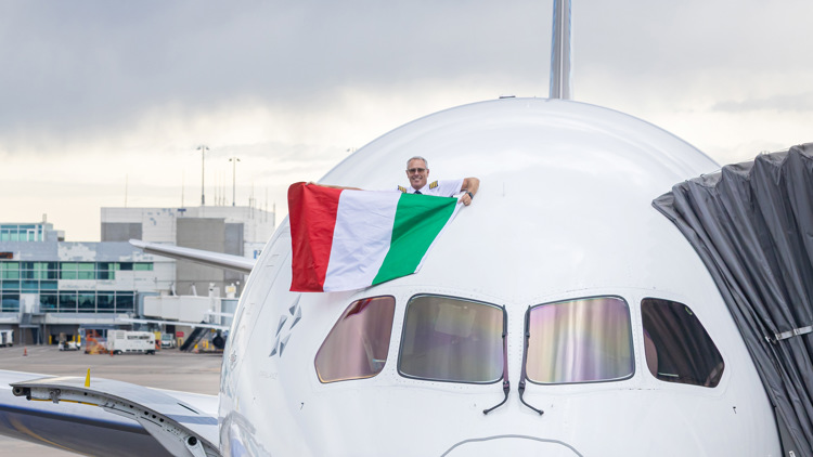 United launches Denver's first nonstop flight to Rome | 9news.com