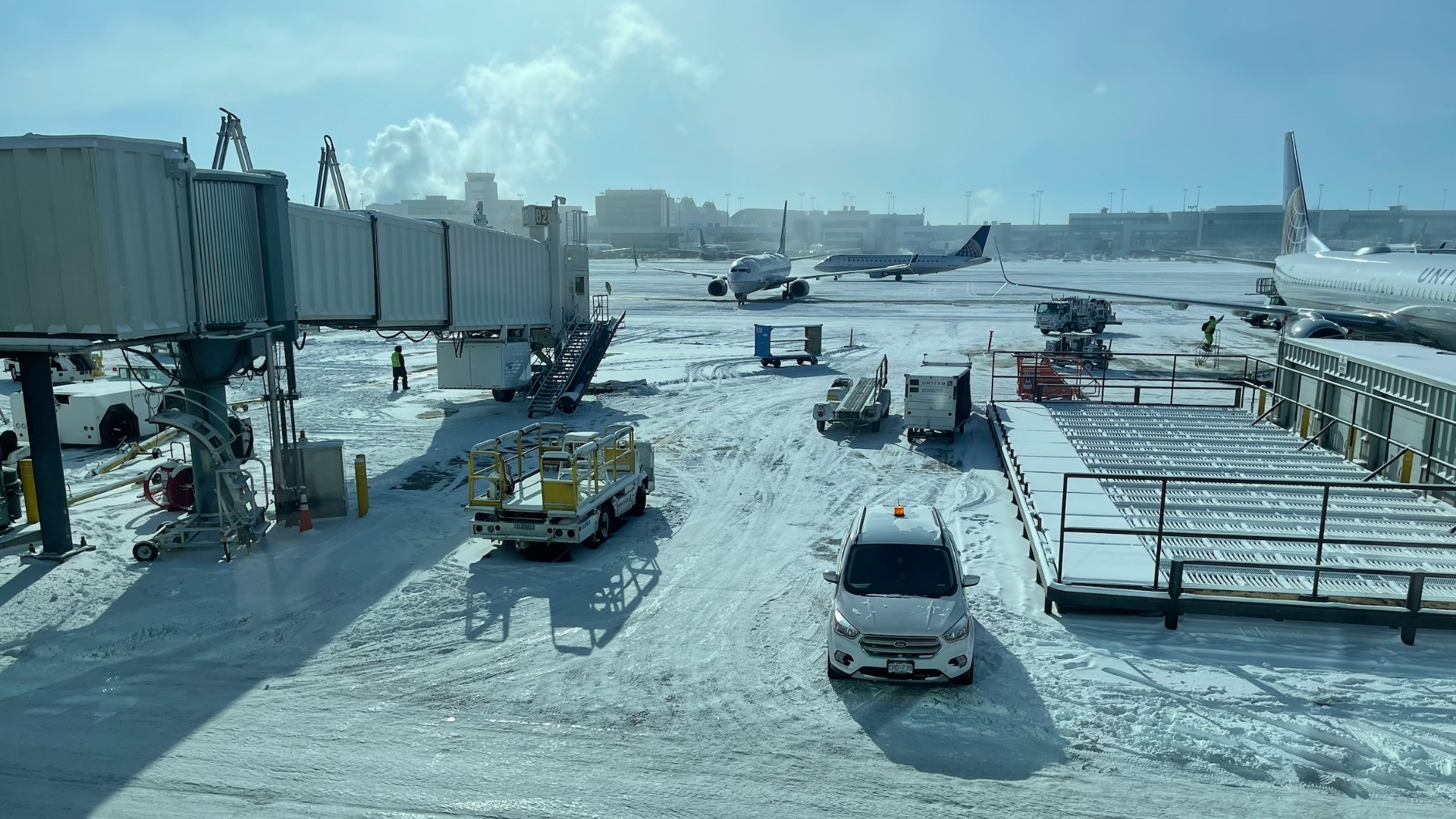 Snow, extreme cold at Denver International Airport | 9news.com