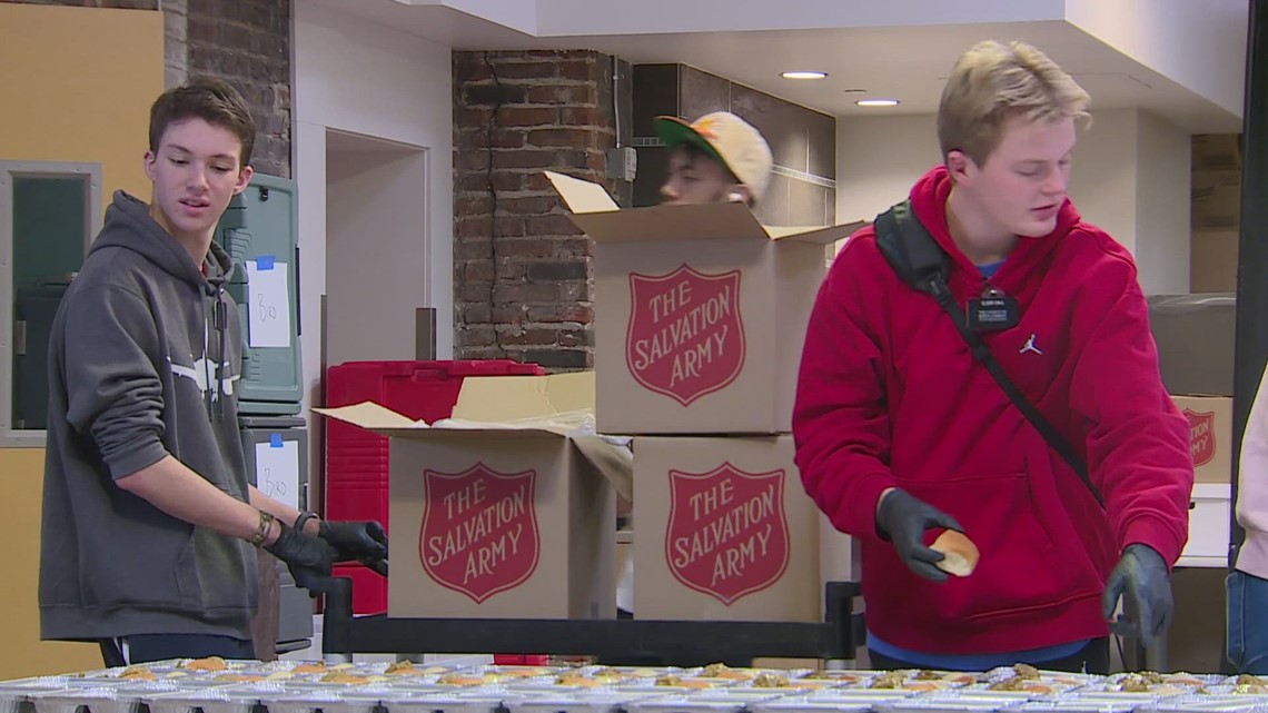 Salvation Army dishes up thousands of Thanksgiving meals | 9news.com
