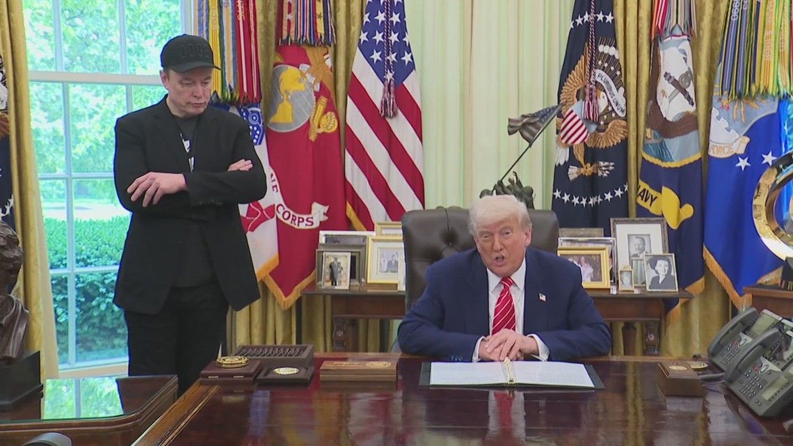 Extended headlines | Trump gives Elon Musk gold key to White House ...