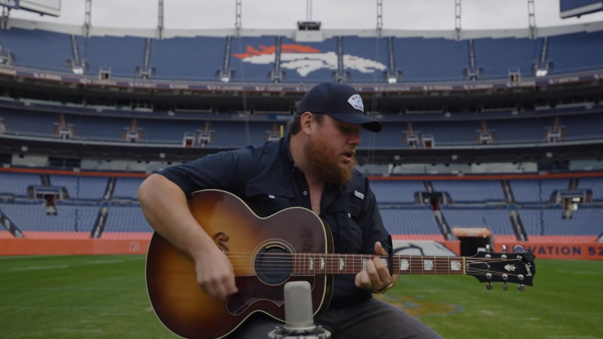 Luke Combs in Denver: Parking, light rail, forecast information | 9news.com