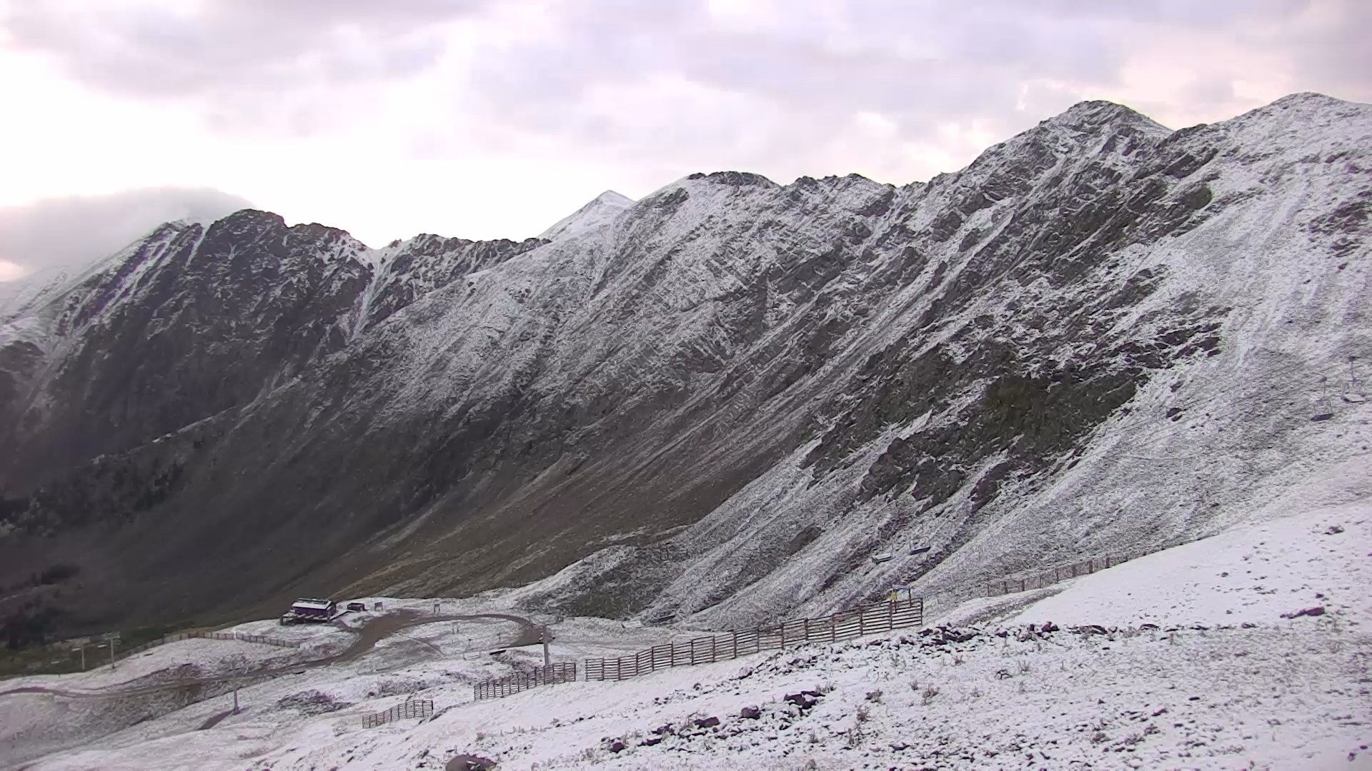 First snow of the season falls on Colorado mountain peaks | 9news.com