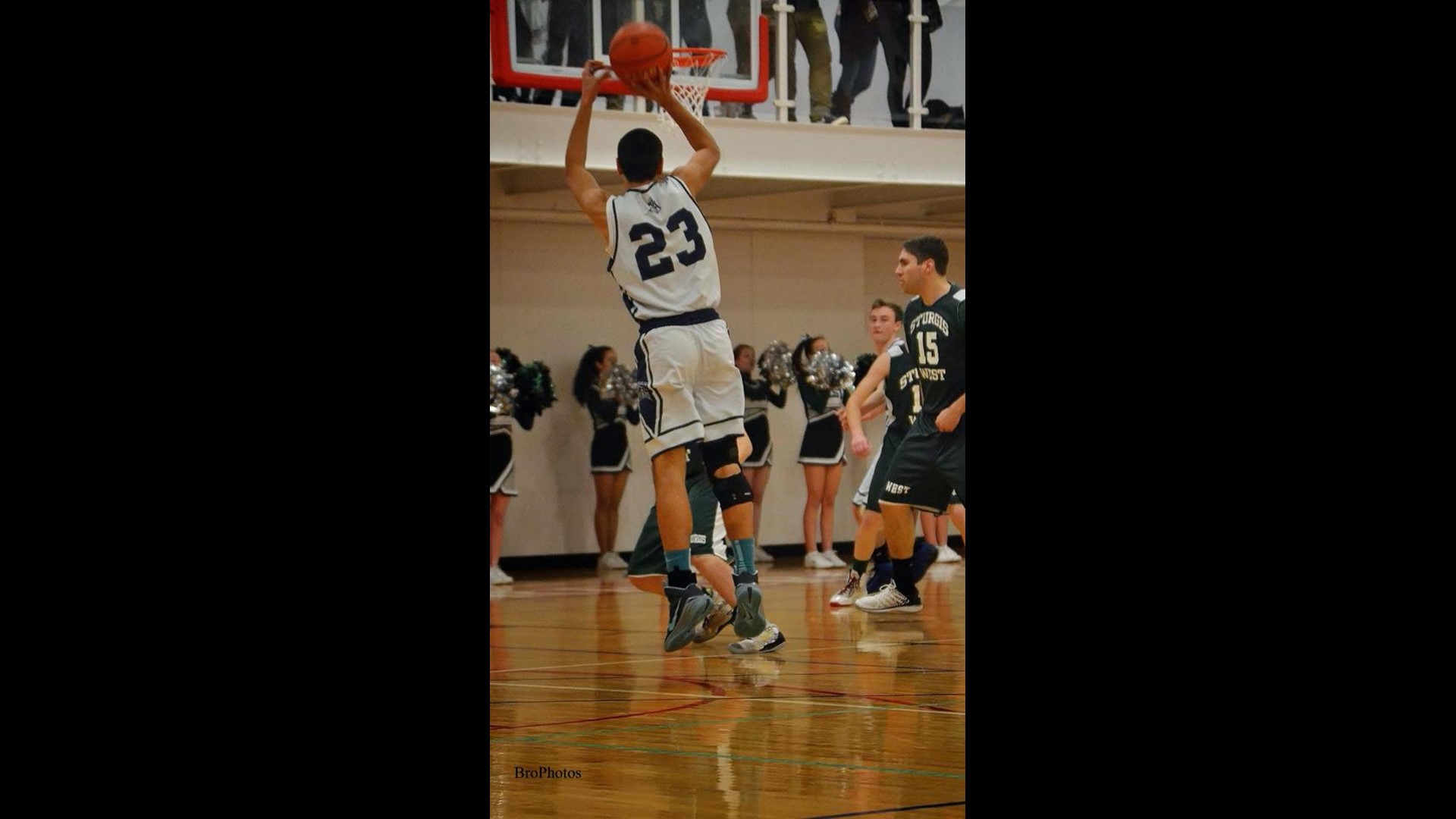 9NEWS sportscaster Jacob Tobey's musical side gig | 9news.com