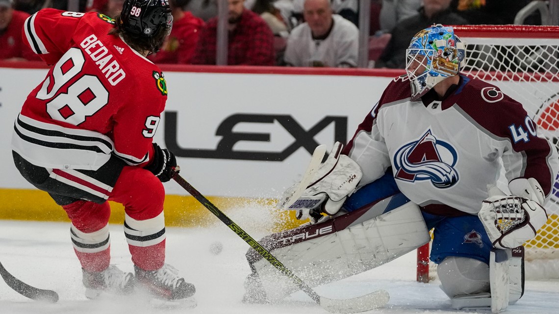 Tyler Johnson scores in 3rd period as Blackhawks beat Avalanche | 9news.com