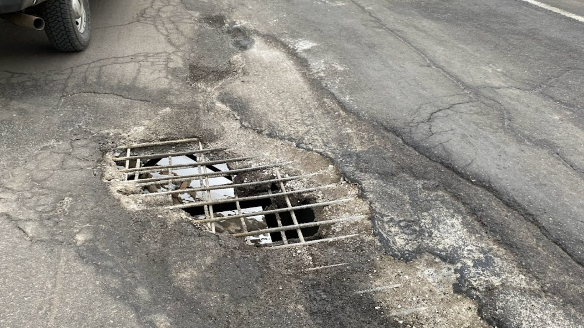 What caused traffic delay on I-70 in mountains Saturday night? | 9news.com