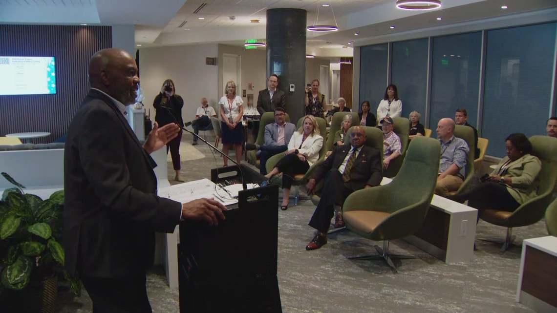 Denver airport unveils new USO lounge | 9news.com