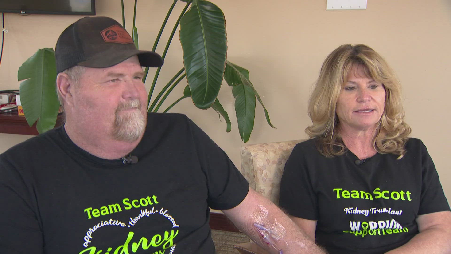 Old rivals Bruins, Canadiens drop gloves at opening faceoff | 9news.com