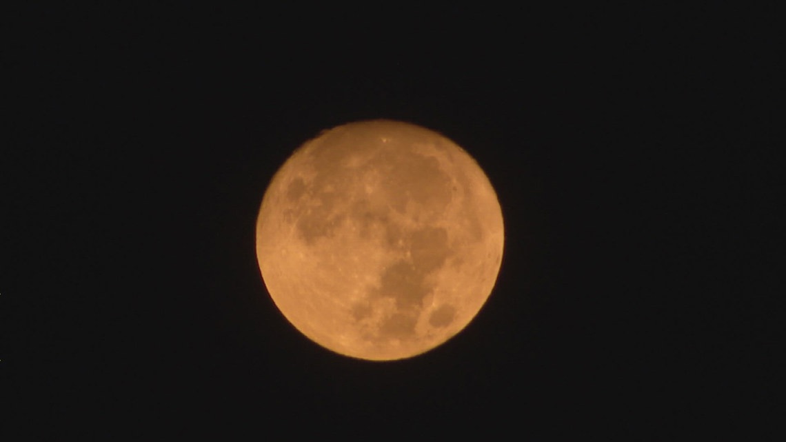 Total lunar eclipse happening tonight | 9news.com